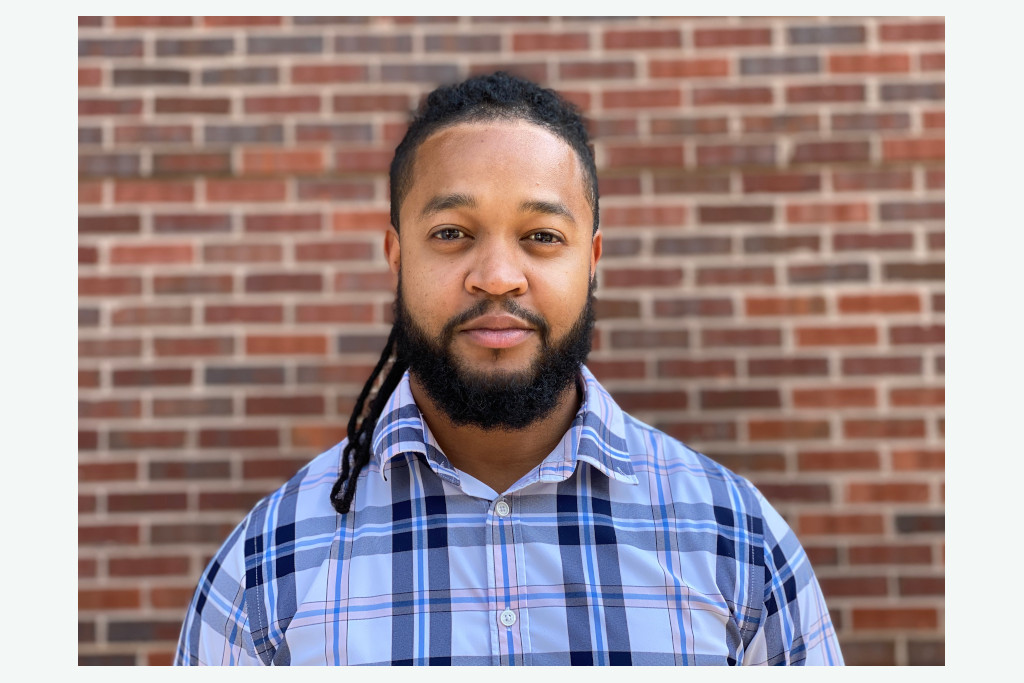 Derek Cox receives "Certificate of Local Government Management" from ...